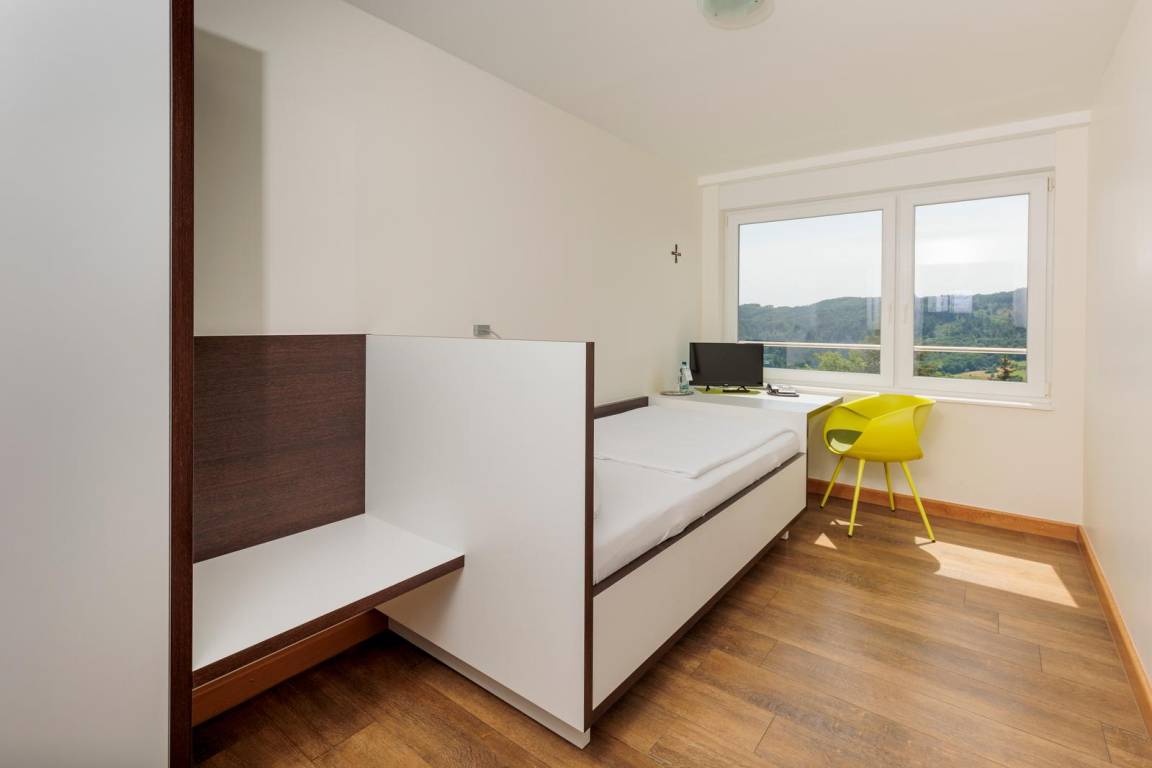 17 M² Hotel ∙ 1 Schlafzimmer ∙ 1 Gast - Andernach