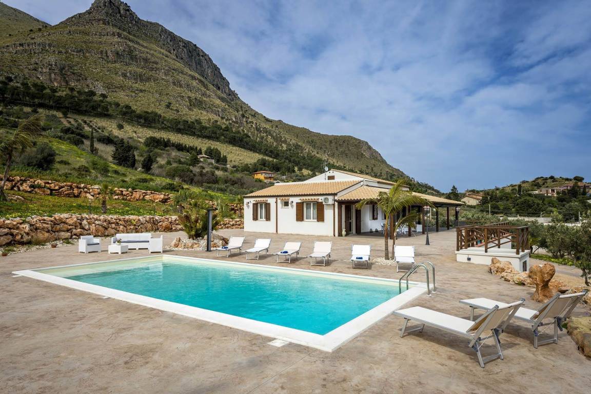 Villa ∙ 4 Bedrooms ∙ 8 Guests - Castellammare del Golfo
