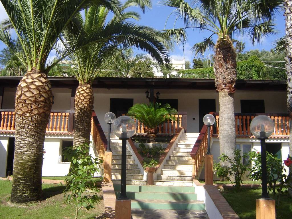 60 M² Villa ∙ 2 Bedrooms ∙ 5 Guests - Calabria