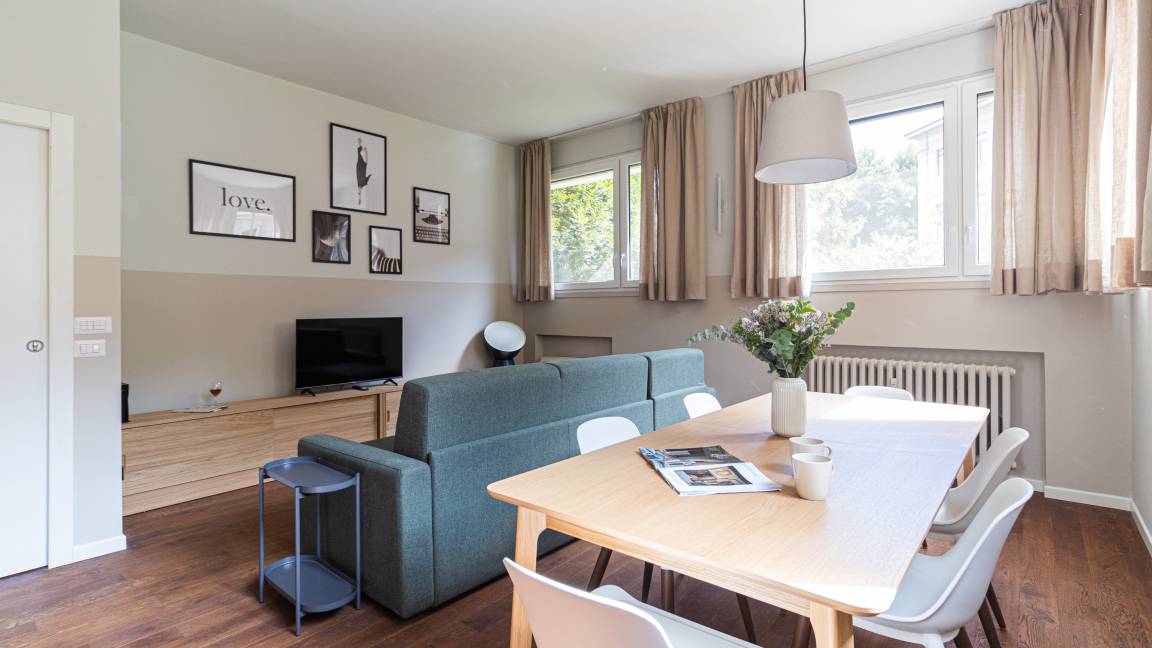 70 M² Apartment ∙ 2 Bedrooms ∙ 5 Guests - Monza