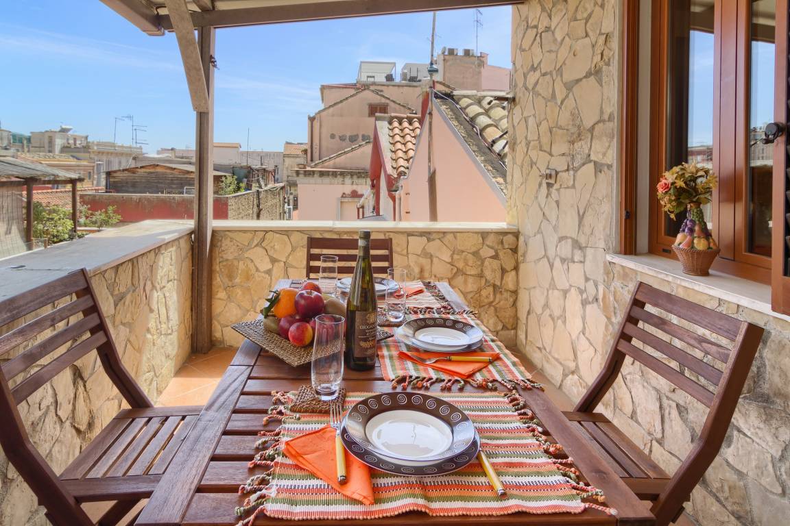 90 M² Apartment ∙ 2 Bedrooms ∙ 5 Guests - Cagliari