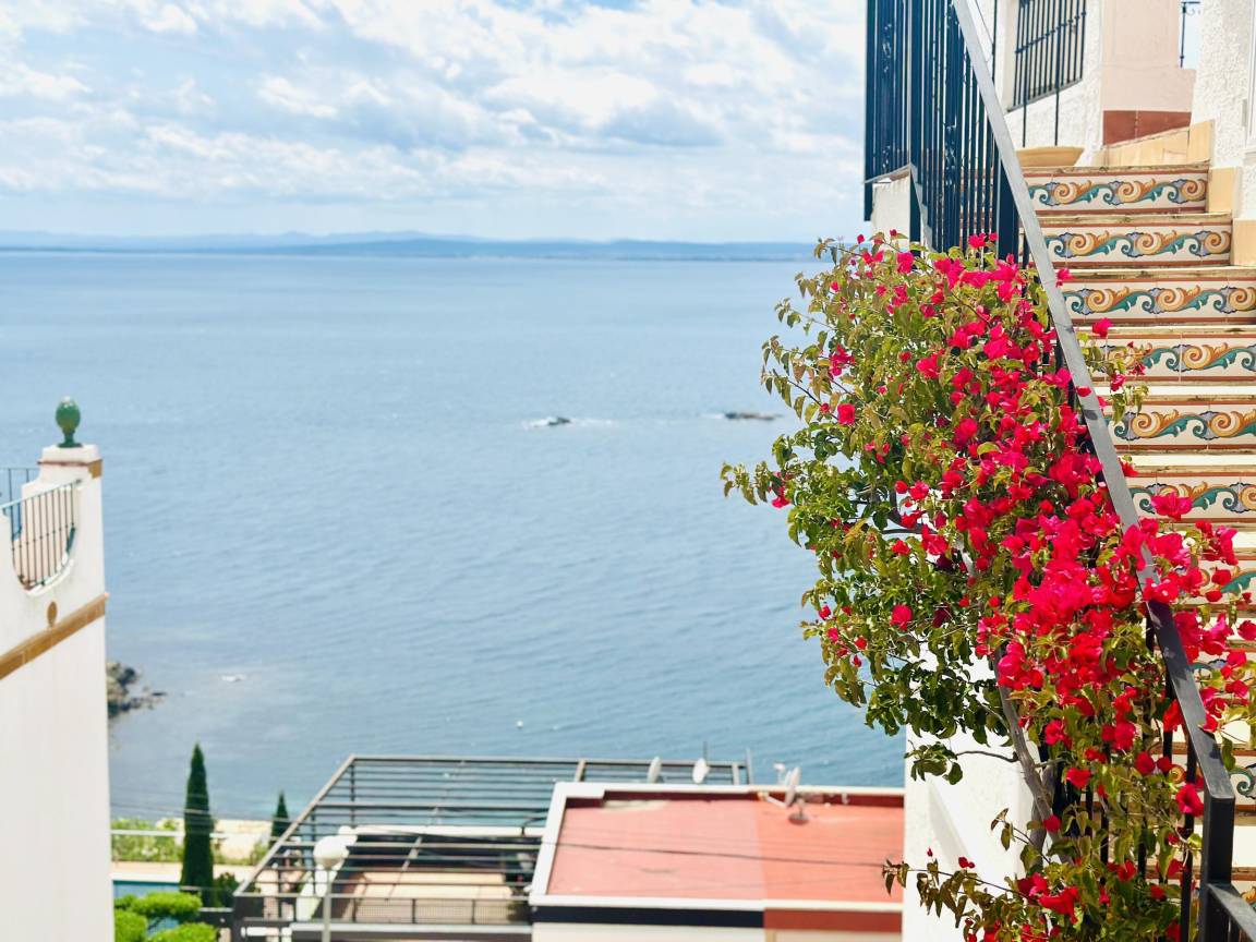 41 M² Huis ∙ 2 Slaapkamers ∙ 6 Gasten - Roses