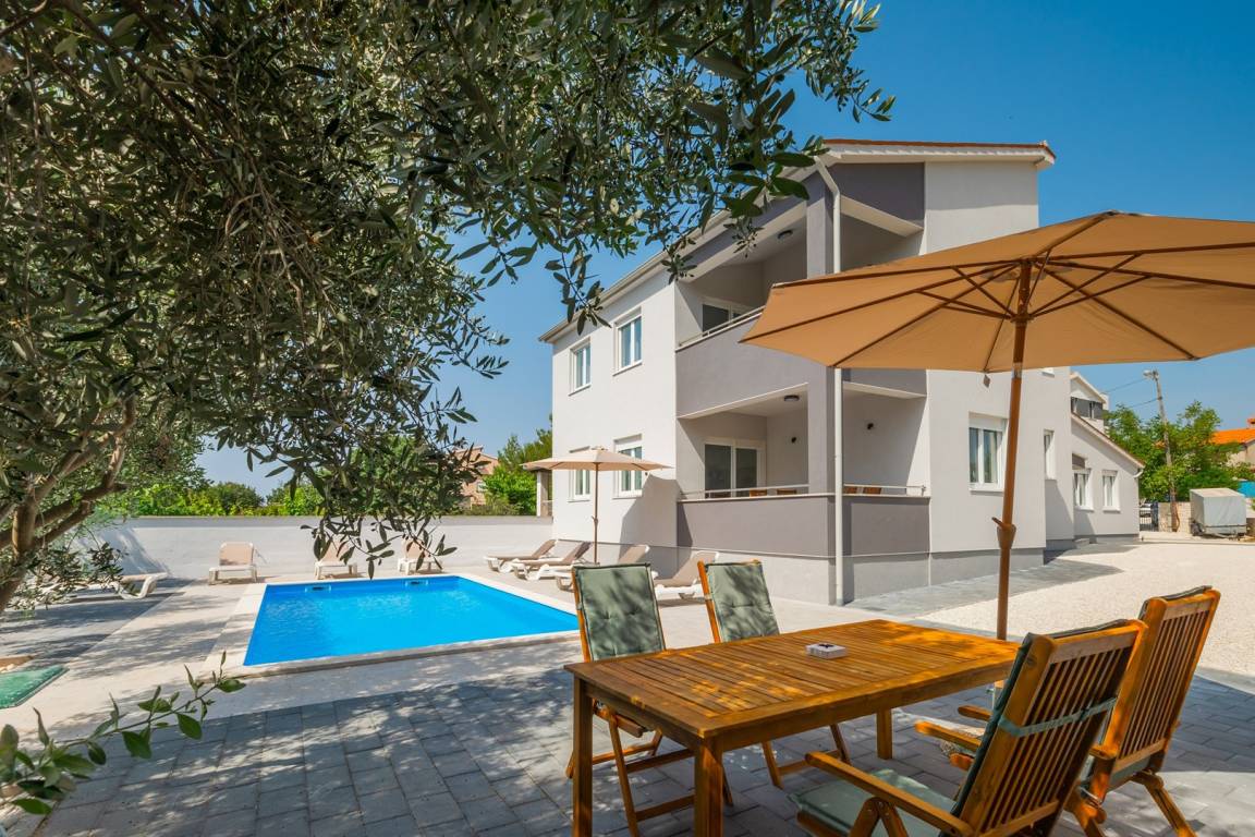 90 M² Apartment ∙ 2 Bedrooms ∙ 5 Guests - Banjole