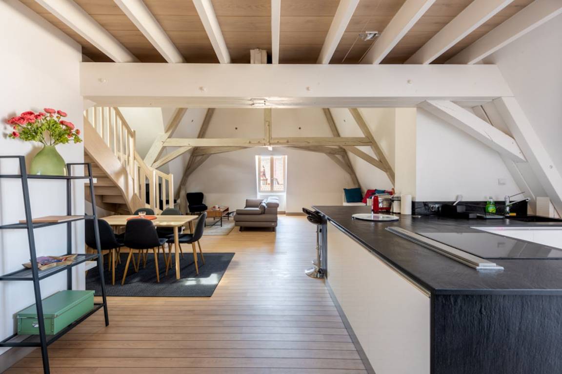 80 M² Appartement ∙ 2 Chambres ∙ 6 Personnes - Dijon