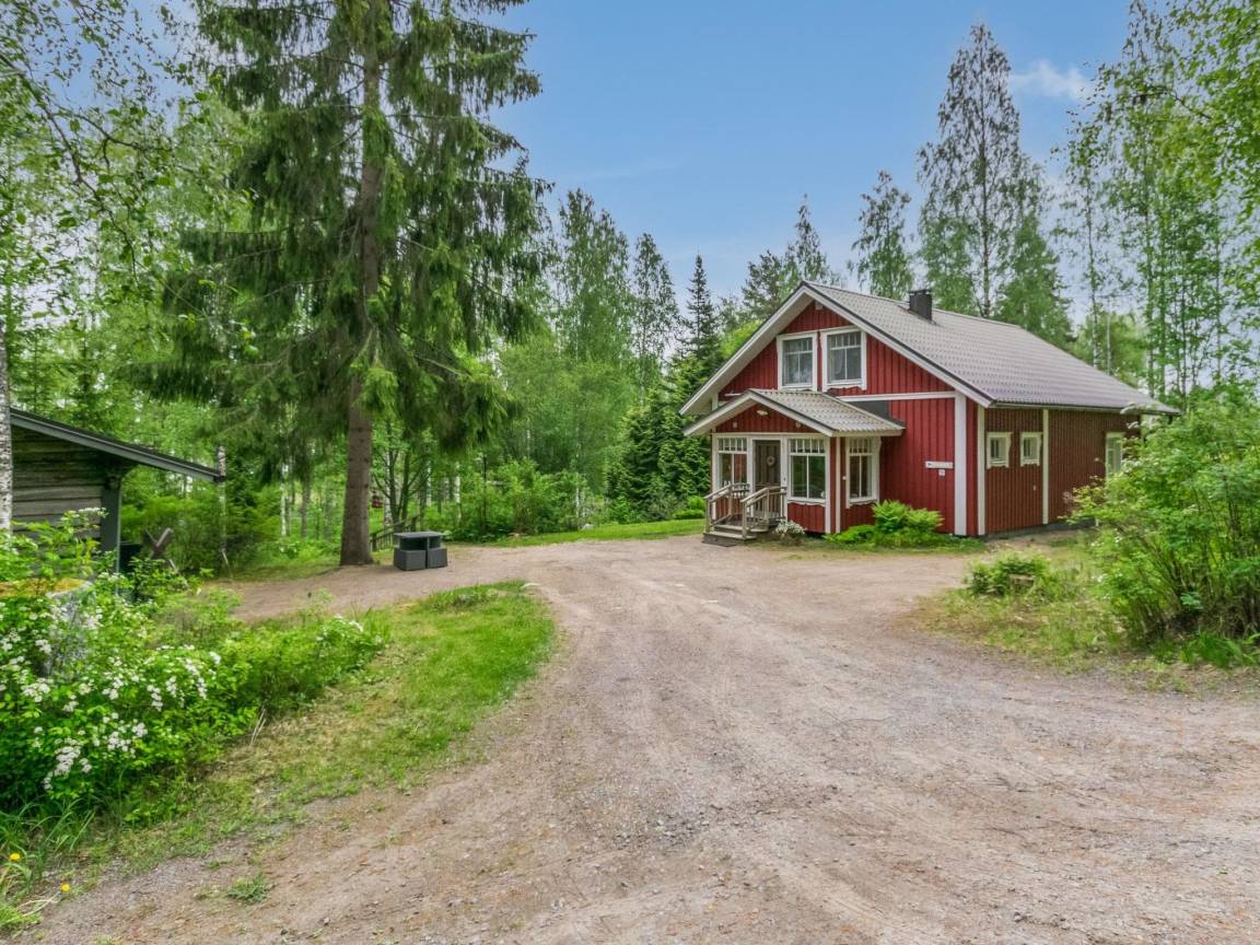 135 M² Talo ∙ 3 Makuuhuonetta ∙ 8 Vierasta - Kangasniemi