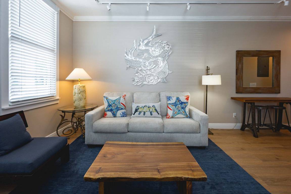 Apartment ∙ 2 Bedrooms ∙ 6 Guests - Key West, FL