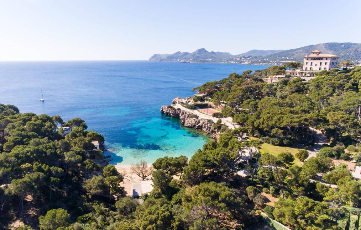 210 M² Ferienhaus ∙ 5 Schlafzimmer ∙ 8 Gäste - Cala Rajada