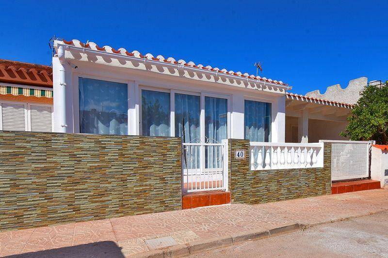 70 M² House ∙ 2 Bedrooms ∙ 4 Guests - Los Alcázares