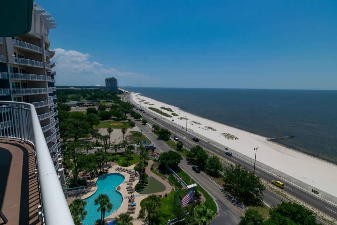 Apartment ∙ 3 Bedrooms ∙ 8 Guests - Biloxi, MS