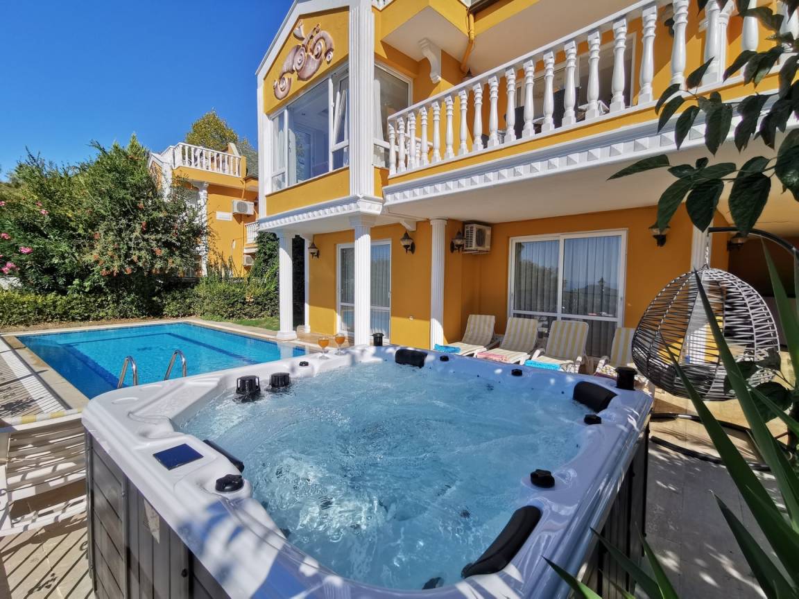 260 M² House ∙ 4 Bedrooms ∙ 8 Guests - Alanya