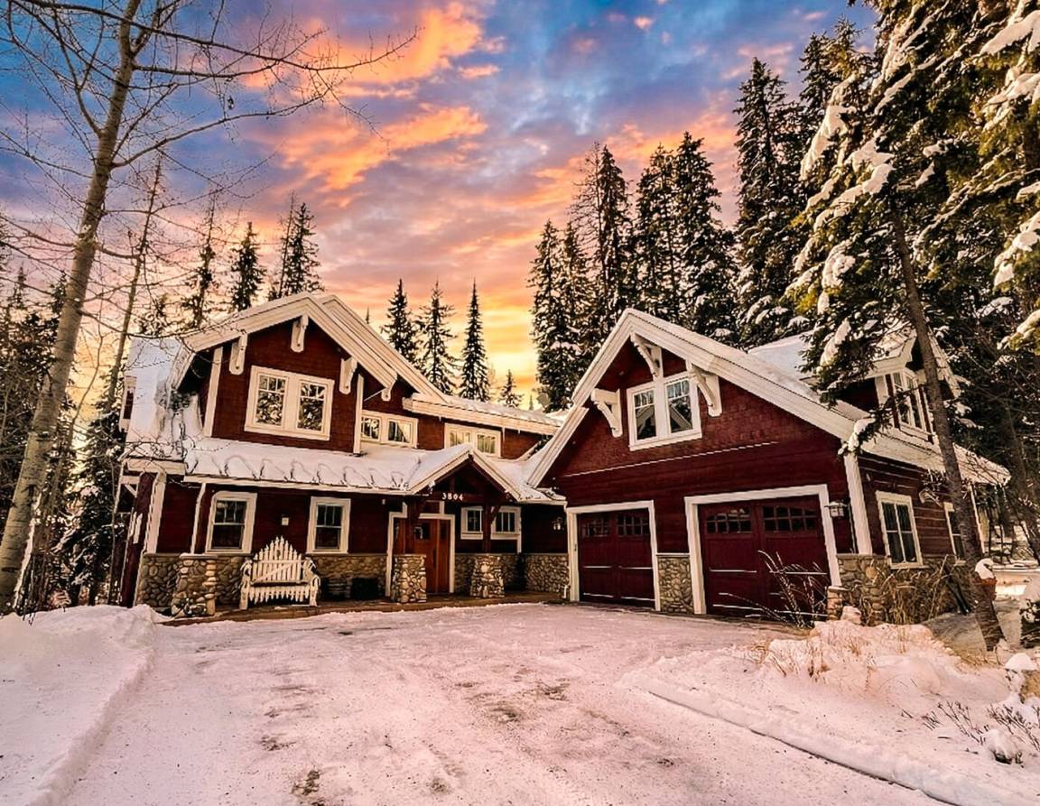 761 M² House ∙ 6 Bedrooms ∙ 14 Guests - Whitefish, MT