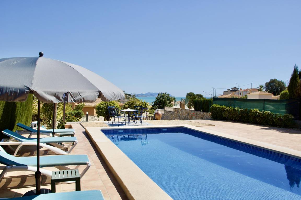 130 M² Villa ∙ 3 Habitaciones ∙ 6 Huéspedes - Alicante