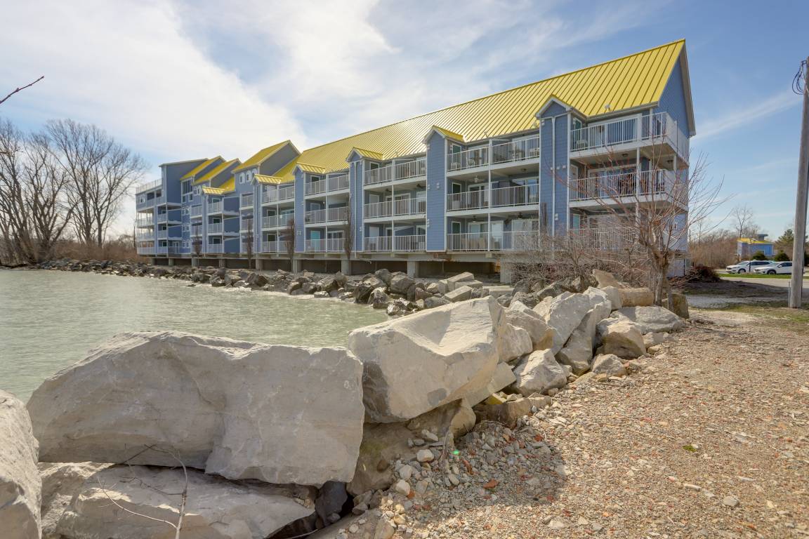 74 M² Apartment ∙ 2 Bedrooms ∙ 7 Guests - Put-in-Bay, OH