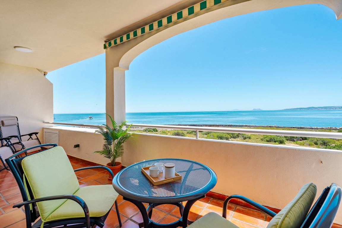 128 M² Apartamento ∙ 2 Habitaciones ∙ 7 Huéspedes - Estepona