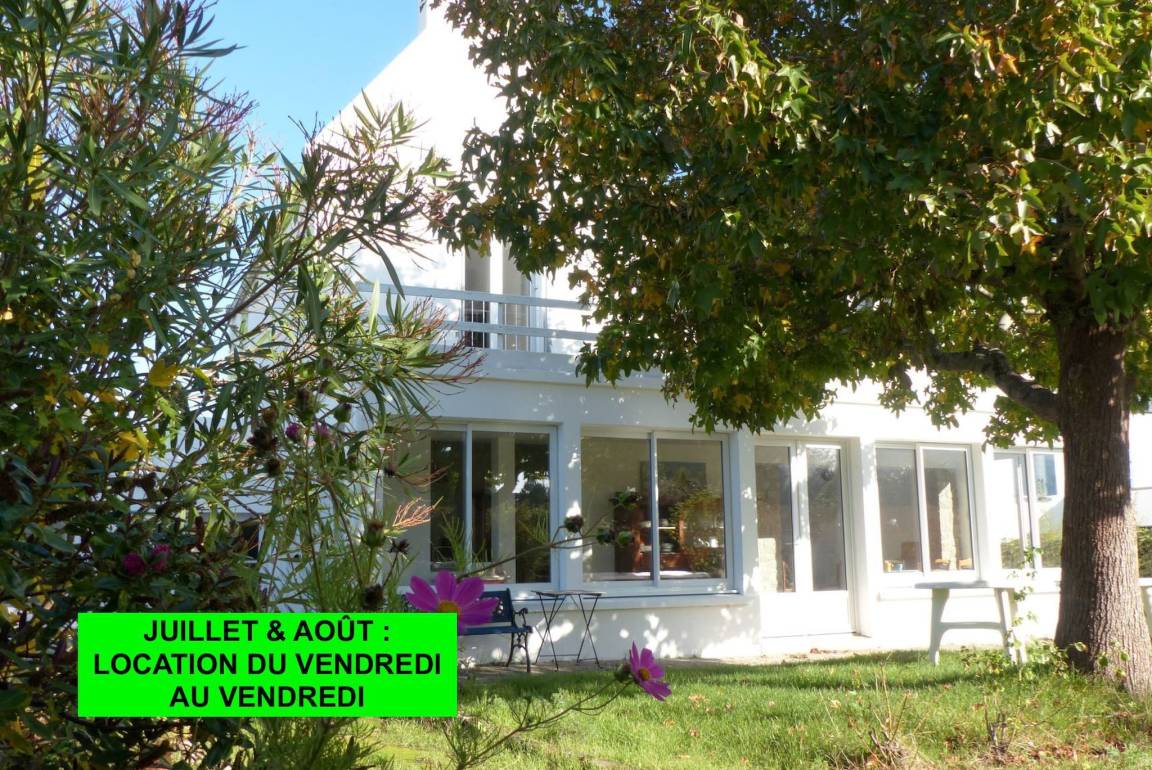115 M² House ∙ 4 Bedrooms ∙ 10 Guests - Étel