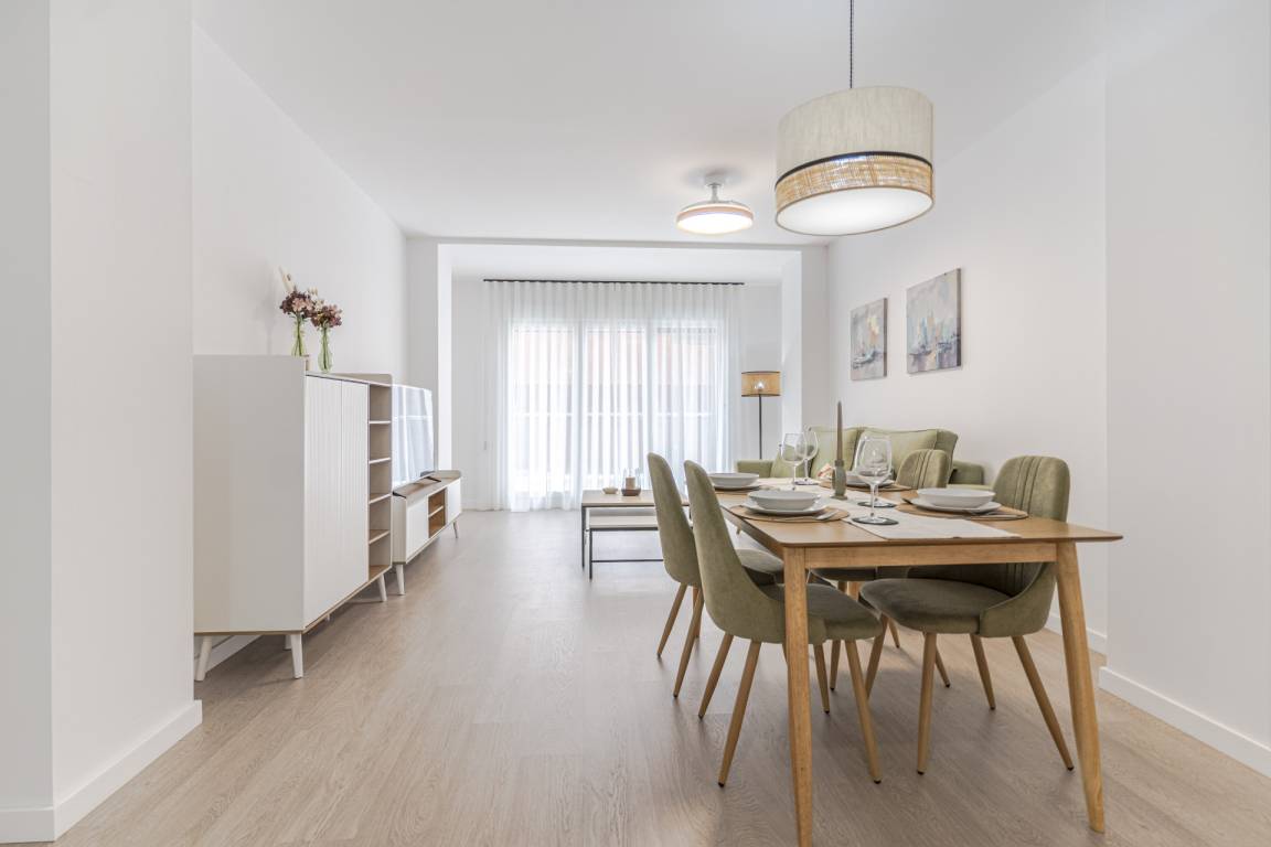 90 M² Apartamento ∙ 3 Habitaciones ∙ 6 Huéspedes - Motril