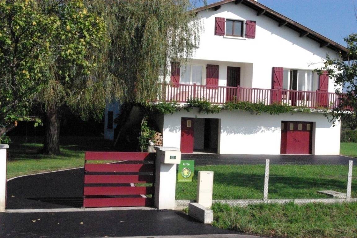 160 M² Gîte ∙ 4 Chambres ∙ 8 Personnes - Urt