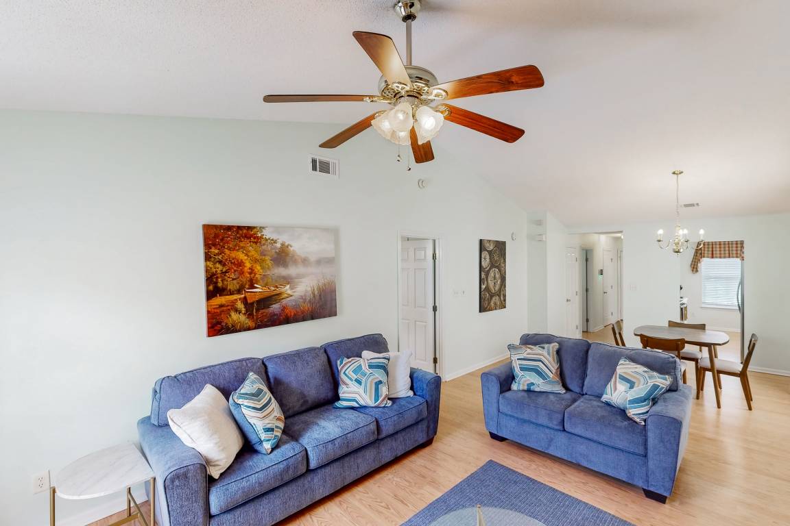 101 M² House ∙ 2 Bedrooms ∙ 4 Guests - SRP Park North Augusta