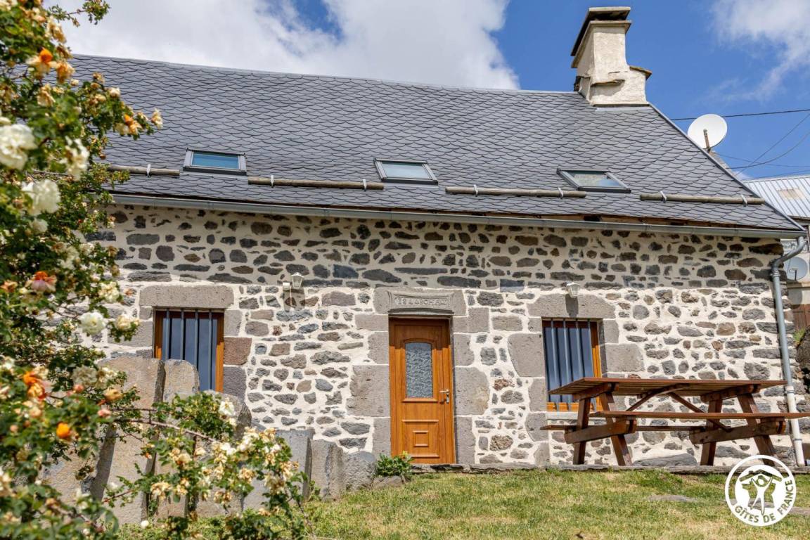 110 M² Gîte ∙ 4 Chambres ∙ 7 Personnes - Puy-de-Dôme