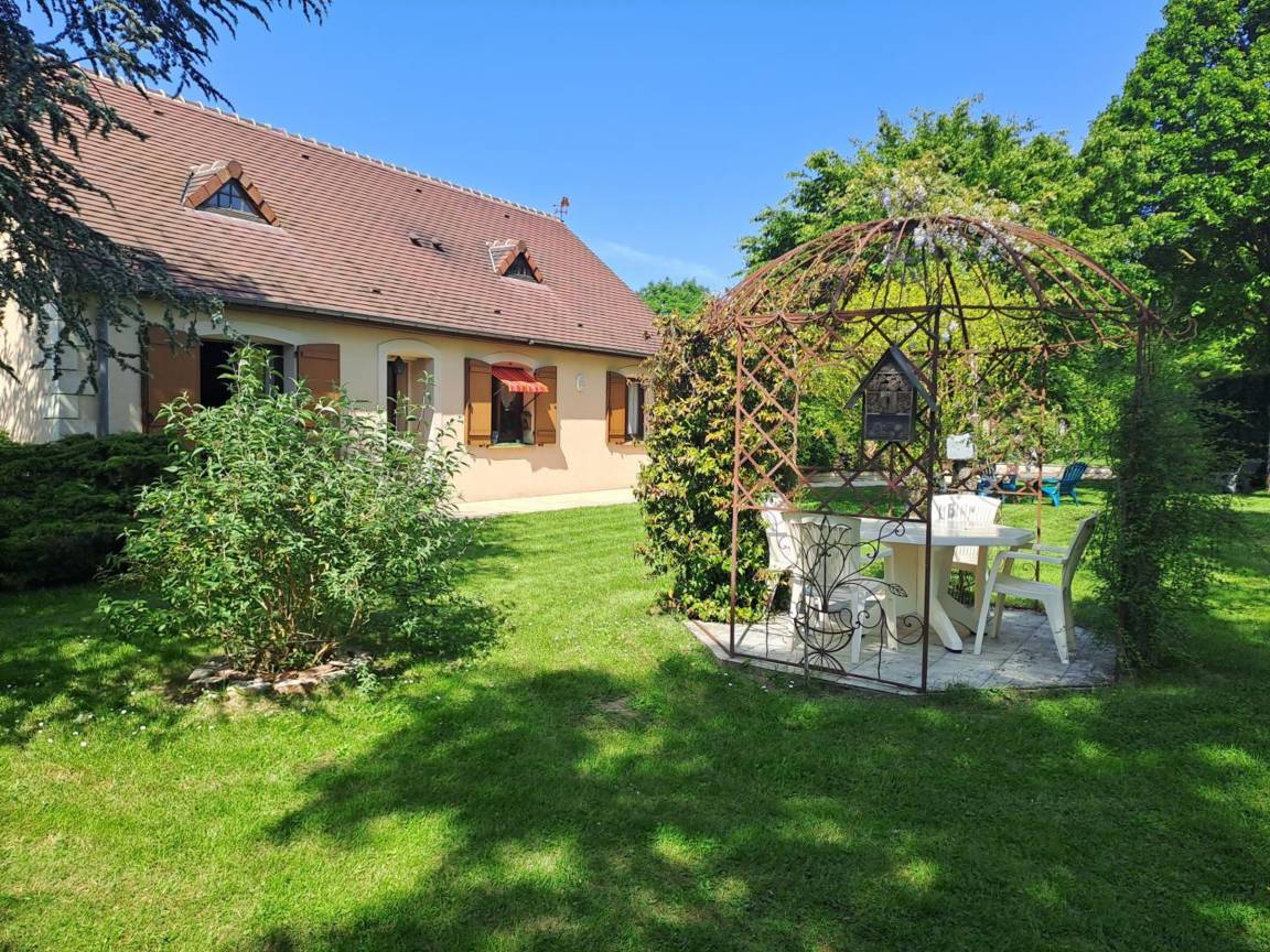 96 M² Cottage ∙ 3 Bedrooms ∙ 6 Guests - Sées