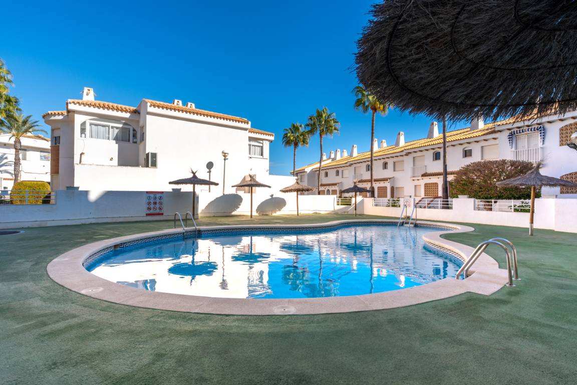 65 M² House ∙ 2 Bedrooms ∙ 4 Guests - Playa Flamenca