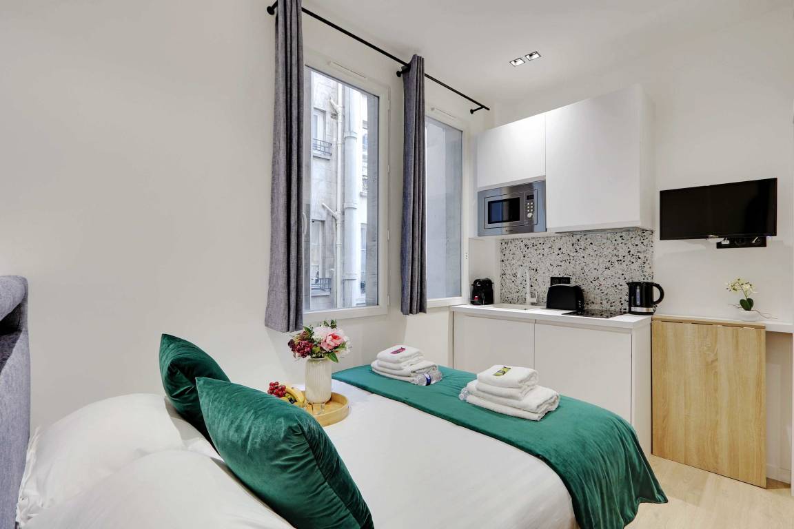 14 M² Studio ∙ 2 Personnes - ibis Paris Canal Saint Martin