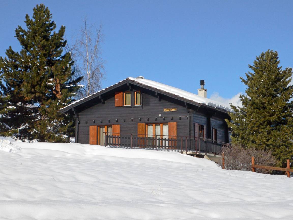 145 M² Villa ∙ 5 Bedrooms ∙ 10 Guests - Switzerland