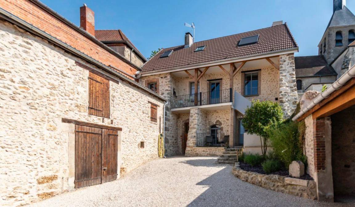 200 M² House ∙ 4 Bedrooms ∙ 8 Guests - Épernay