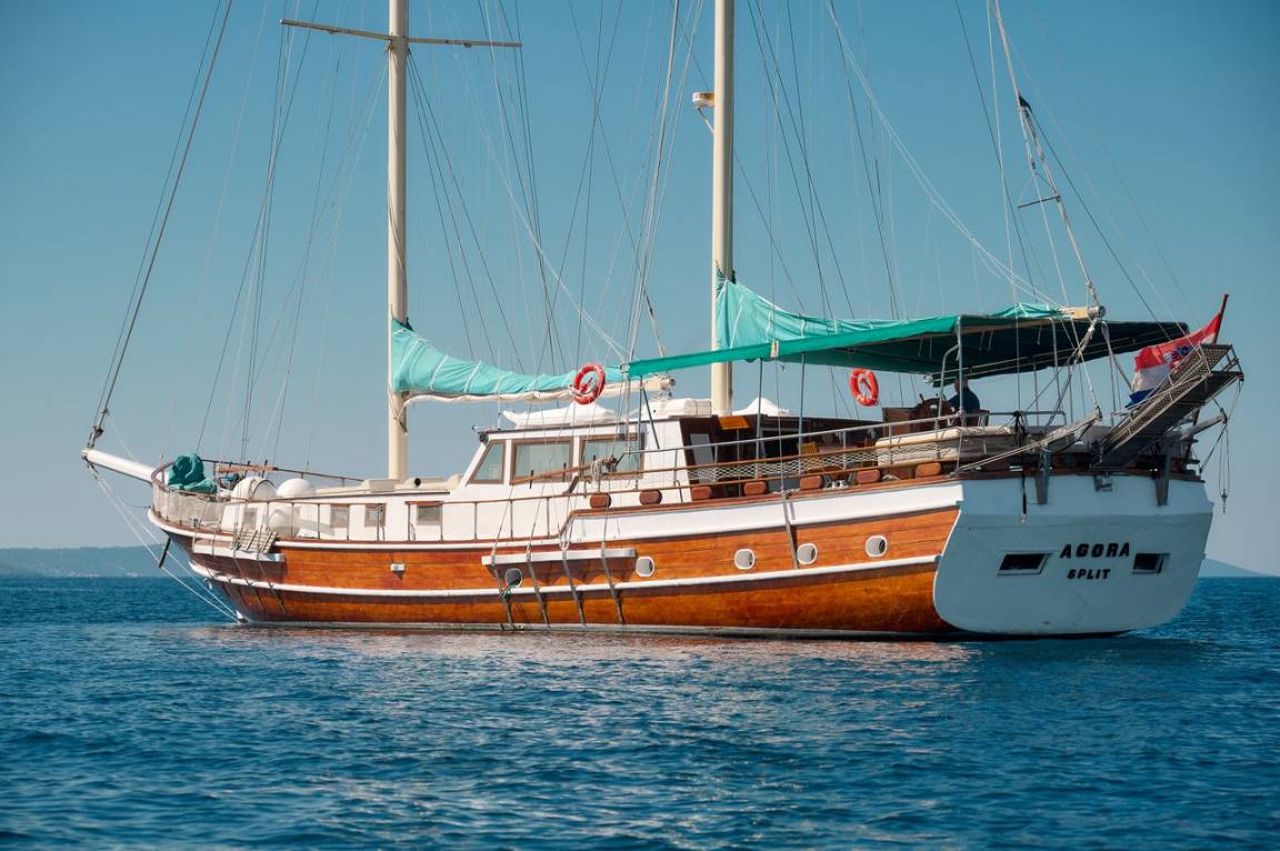 29 M² Huisboot ∙ 6 Slaapkamers ∙ 12 Gasten - Kroatië