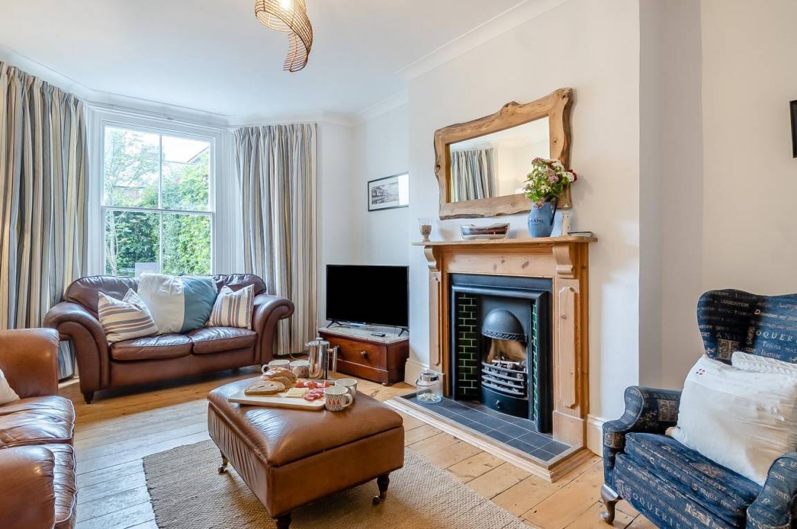 Cottage ∙ 3 Bedrooms ∙ 6 Guests - Southwold