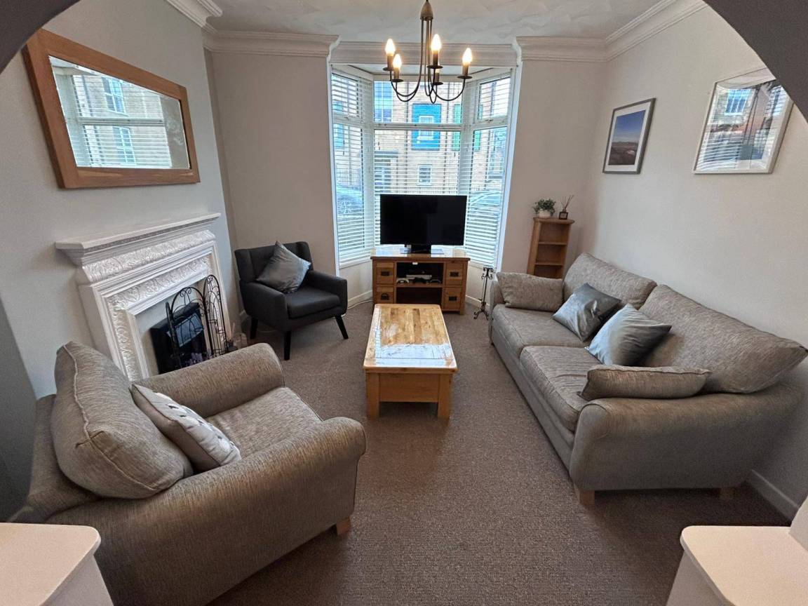 75 M² House ∙ 3 Bedrooms ∙ 5 Guests - Swansea