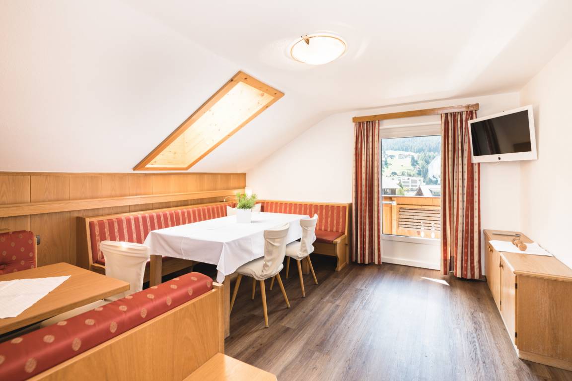 110 M² Apartment ∙ 2 Bedrooms ∙ 6 Guests - Val Gardena