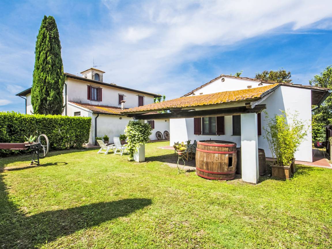 65 M² Huis ∙ 2 Slaapkamers ∙ 4 Gasten - Pontedera