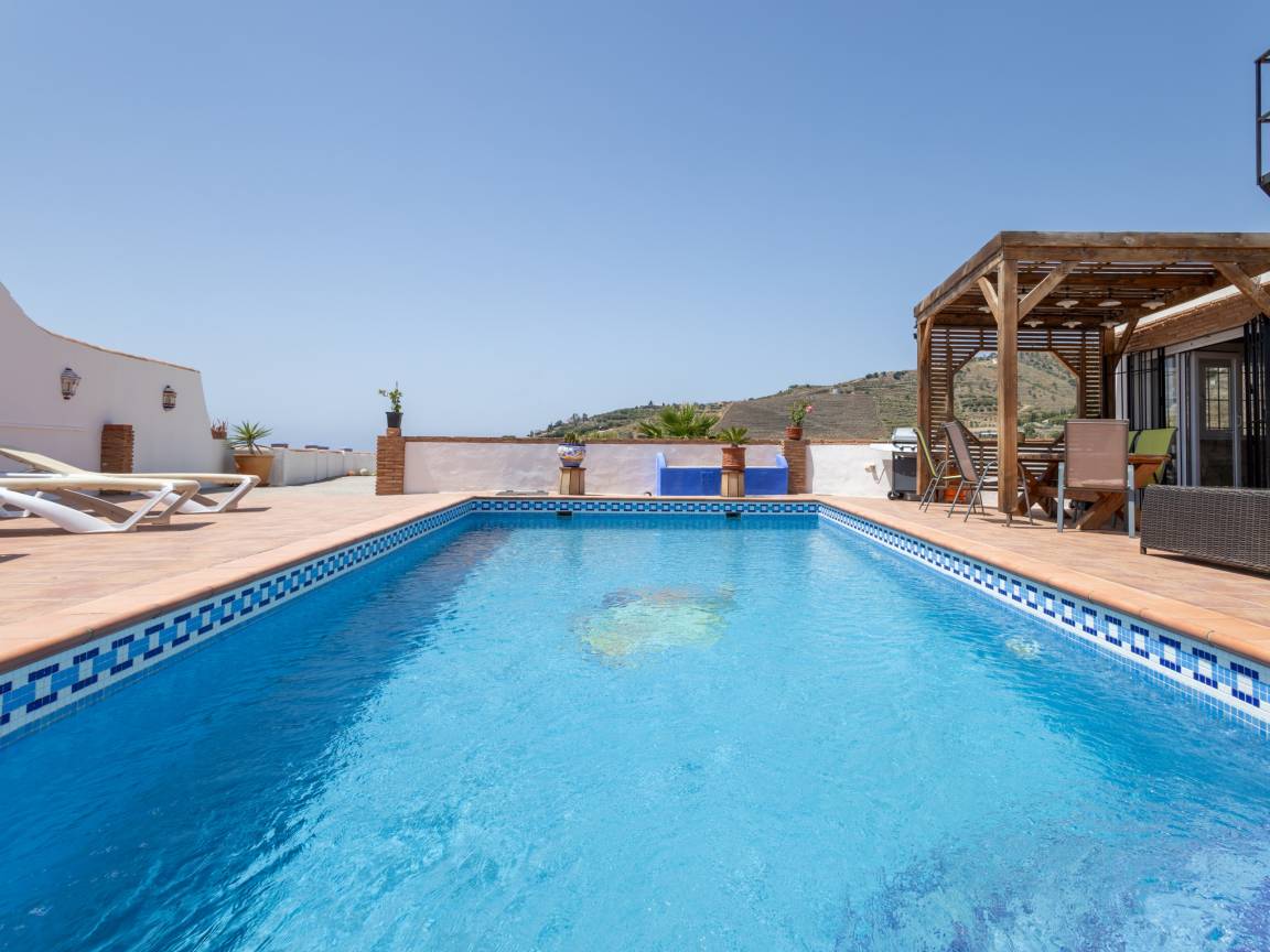 84 M² Apartamento ∙ 3 Habitaciones ∙ 8 Huéspedes - Salobreña