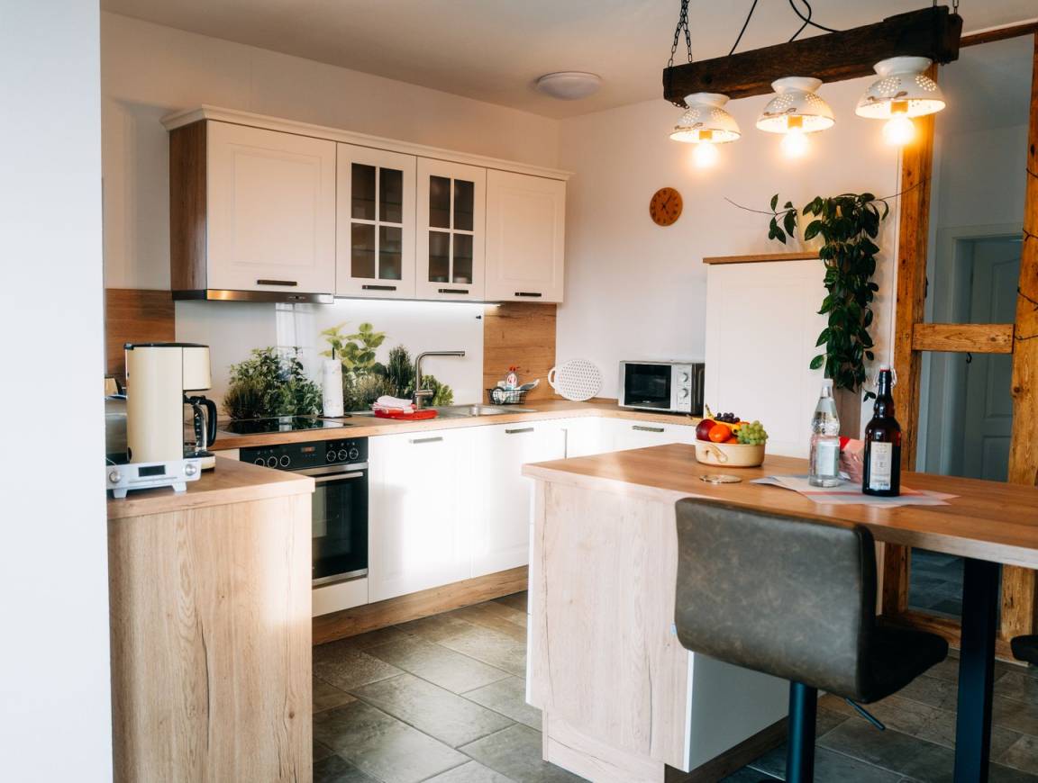 90 M² Ferienwohnung ∙ 1 Schlafzimmer ∙ 2 Gäste - Bad Liebenstein