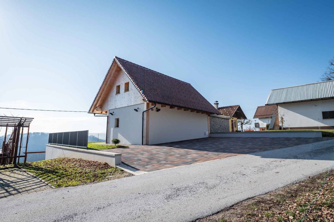 90 M² Ferienhaus ∙ 2 Schlafzimmer ∙ 6 Gäste - Slowenien