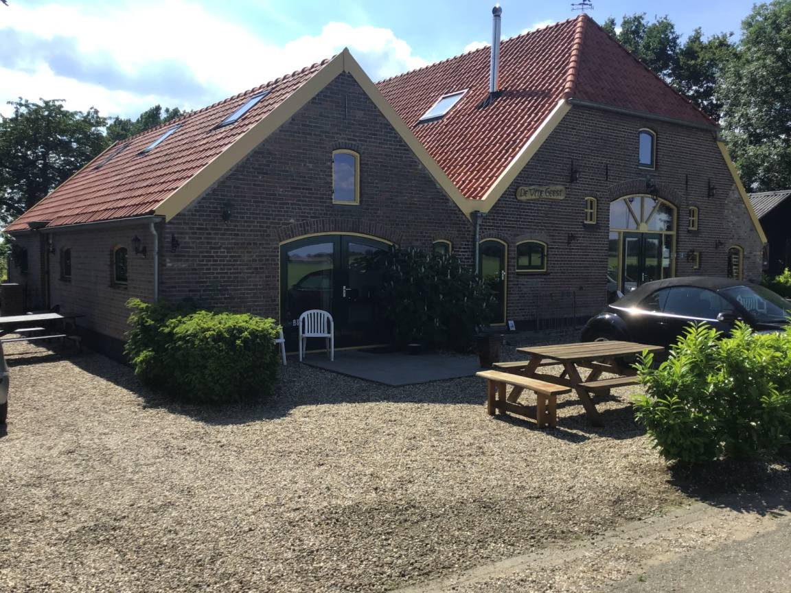 50 M² Huis ∙ 1 Slaapkamer ∙ 3 Gasten - Brummen