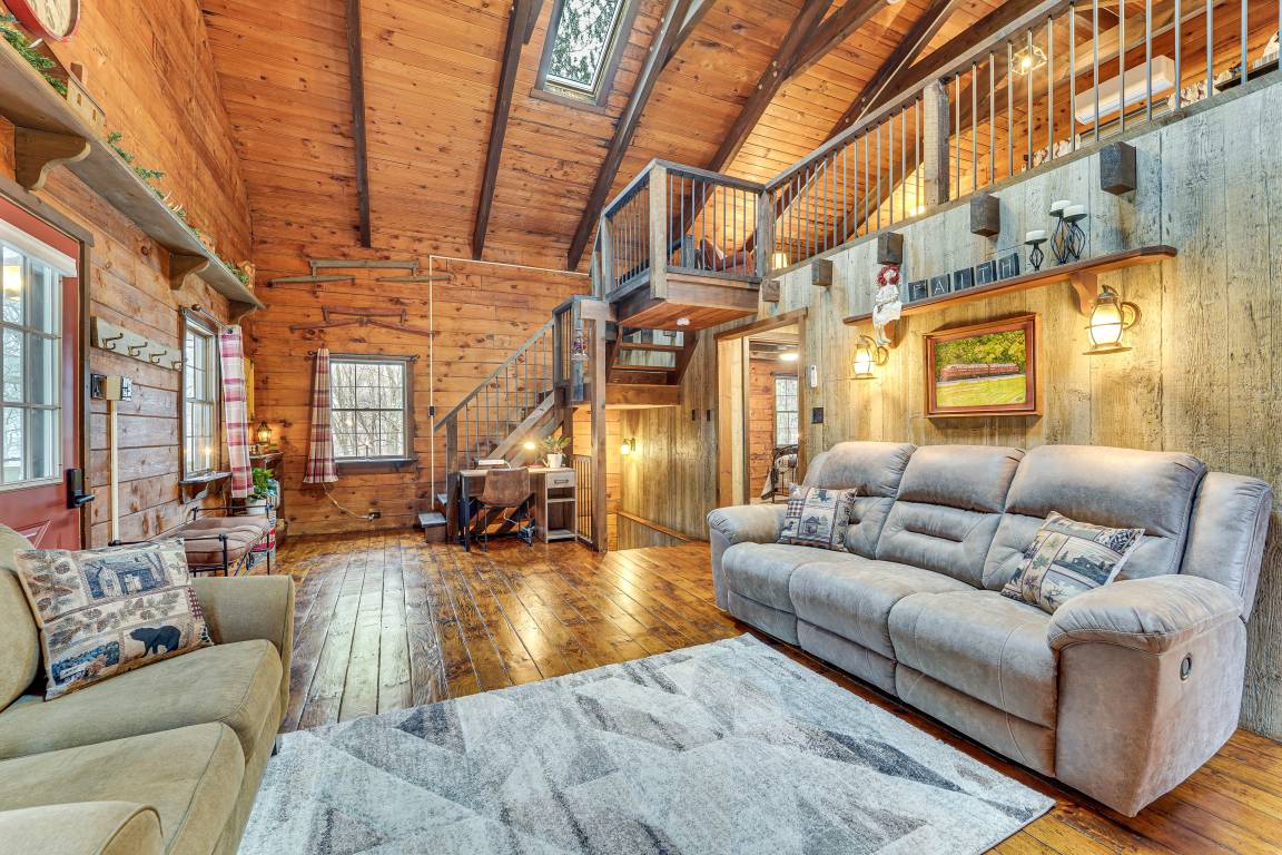 109 M² House ∙ 2 Bedrooms ∙ 4 Guests - Altoona, PA