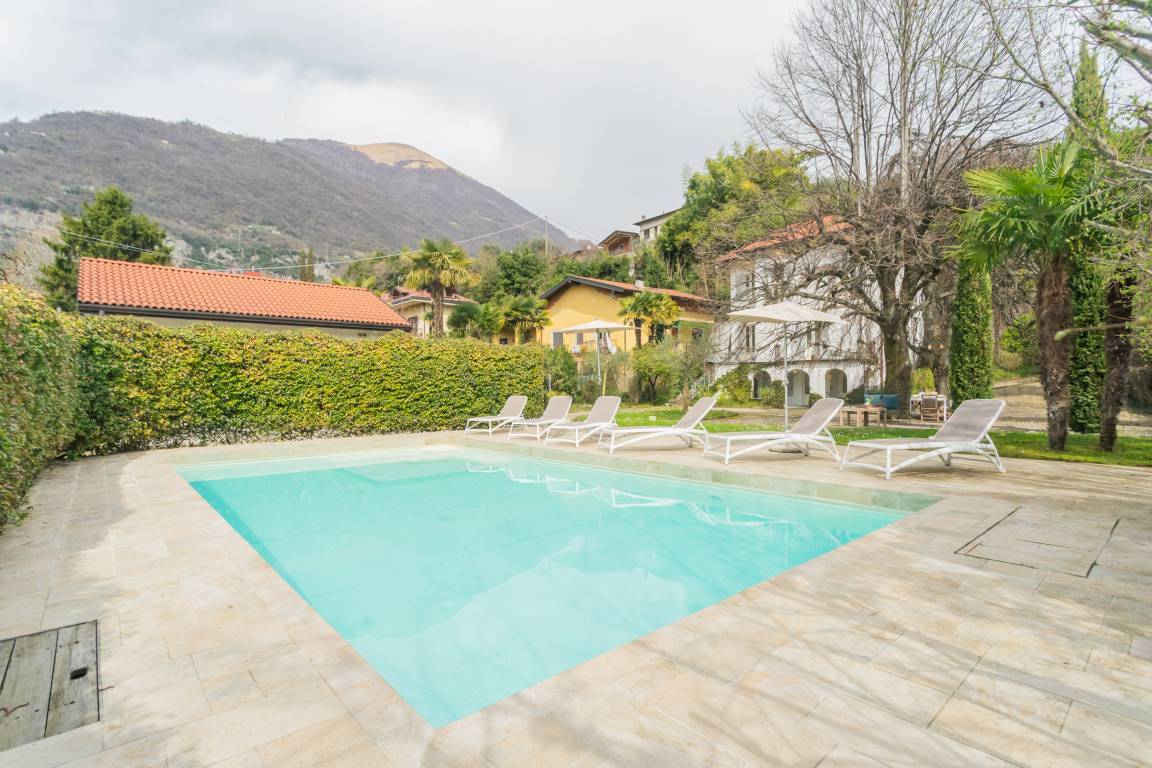 250 M² Villa ∙ 4 Chambres ∙ 7 Personnes - Mandello del Lario