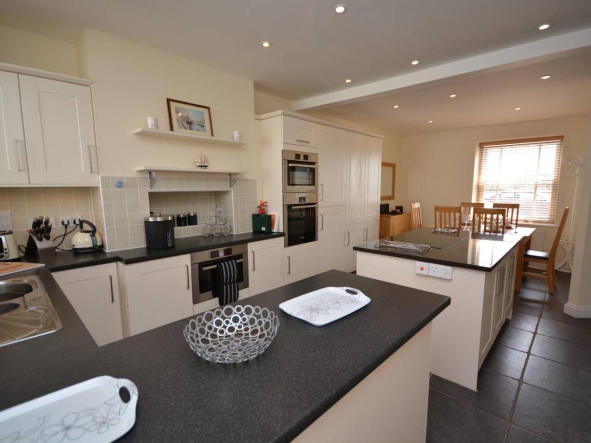 Cottage ∙ 2 Bedrooms ∙ 4 Guests - Appledore