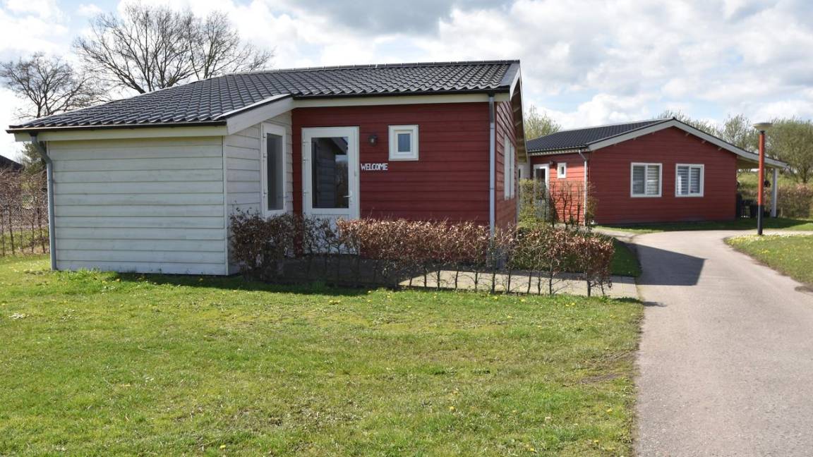 70 M² House ∙ 2 Bedrooms ∙ 4 Guests - Eindhoven
