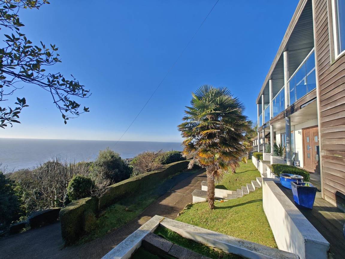 Cottage ∙ 4 Bedrooms ∙ 8 Guests - Shanklin
