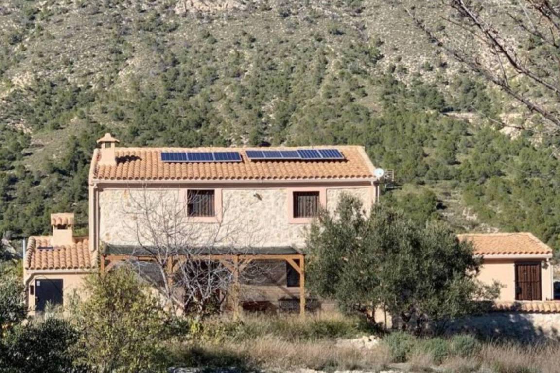 110 M² Huis ∙ 4 Slaapkamers ∙ 4 Gasten - Cieza