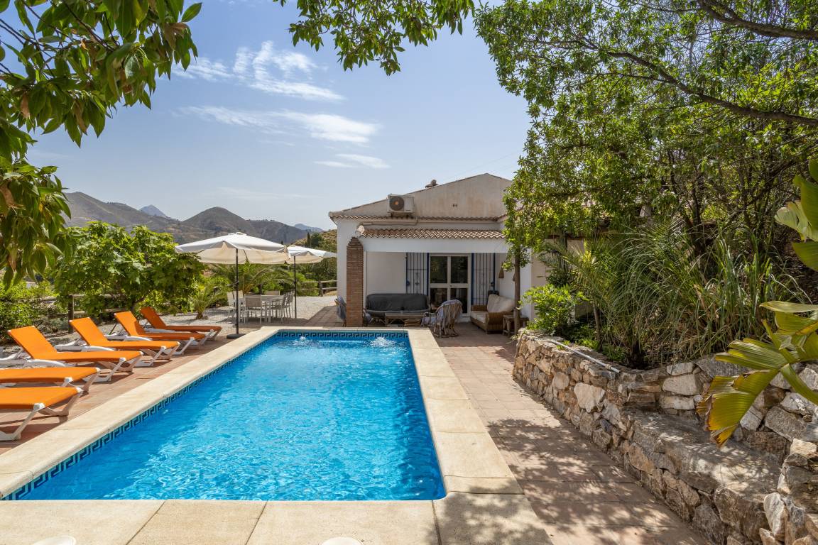 100 M² Villa ∙ 4 Habitaciones ∙ 11 Huéspedes - Torre del Mar