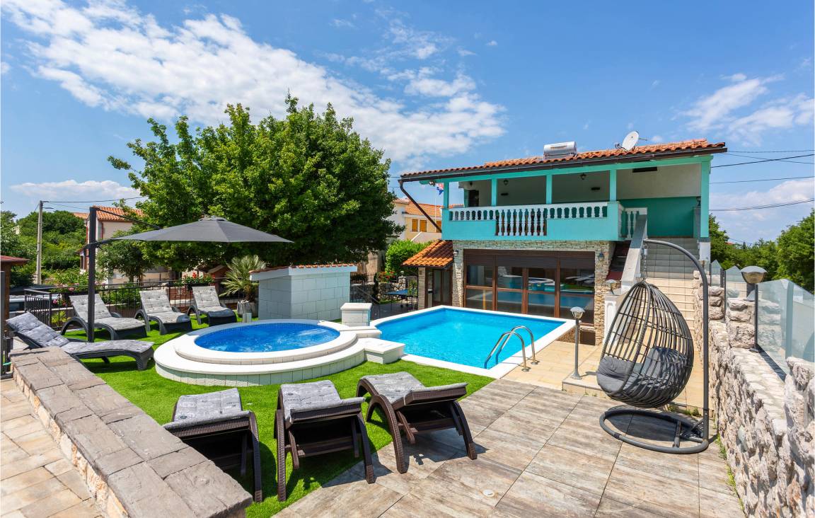 146 M² Maison De Vacances ∙ 3 Chambres ∙ 7 Personnes - Krk