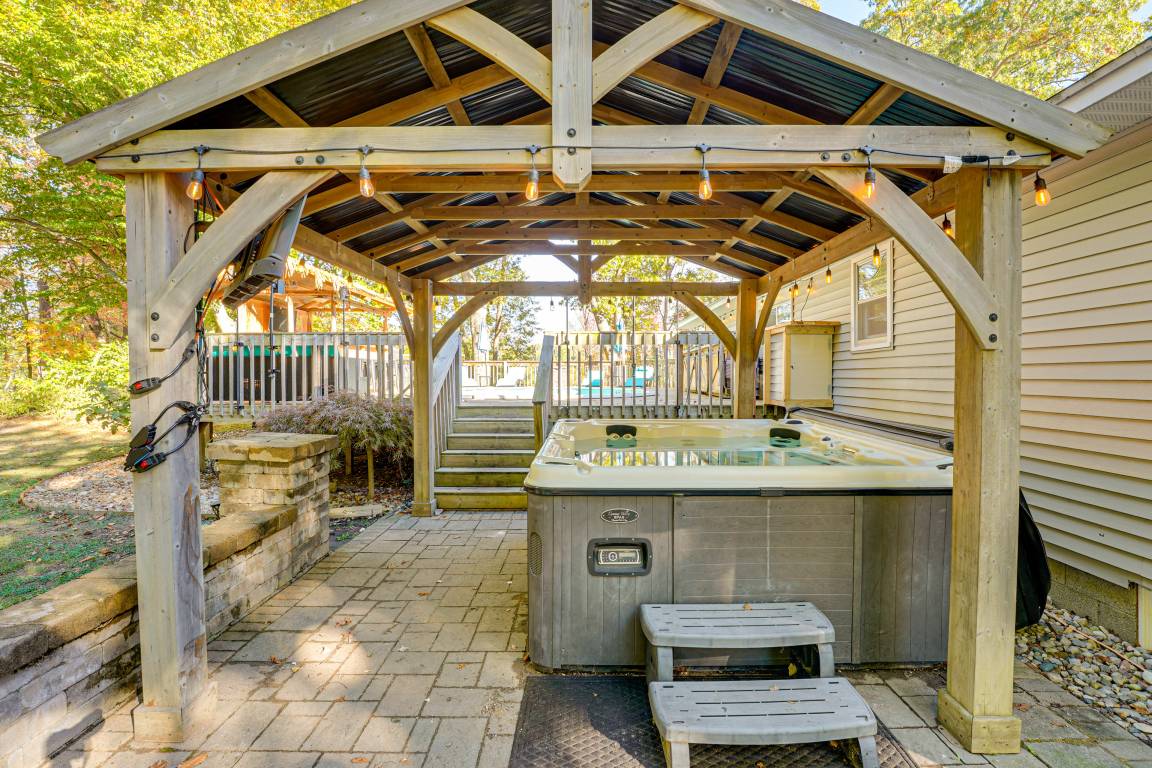 213 M² House ∙ 3 Bedrooms ∙ 6 Guests - Muskegon, MI