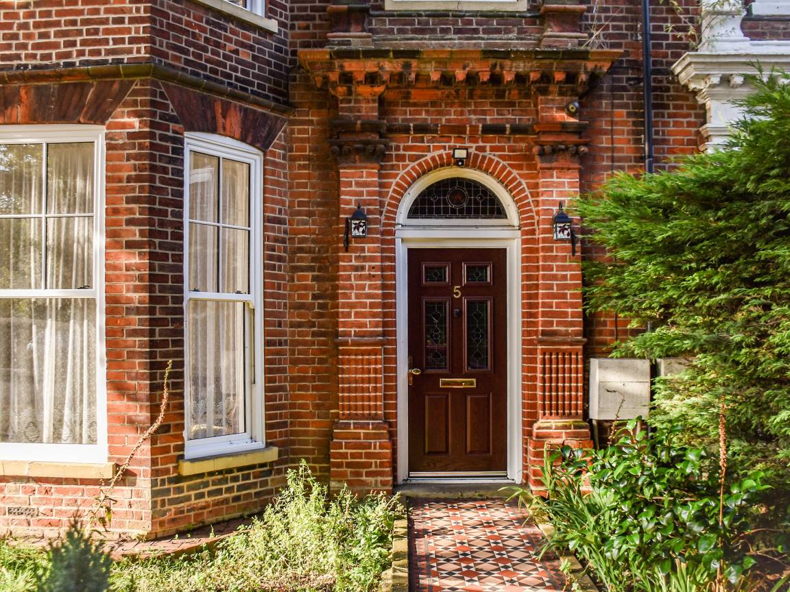 Cottage ∙ 7 Bedrooms ∙ 13 Guests - Lowestoft