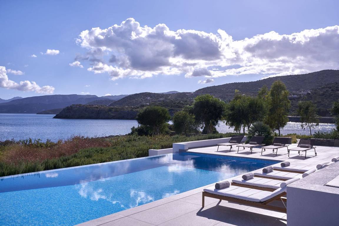 Villa ∙ 6 Bedrooms ∙ 10 Guests - Agios Nikolaos