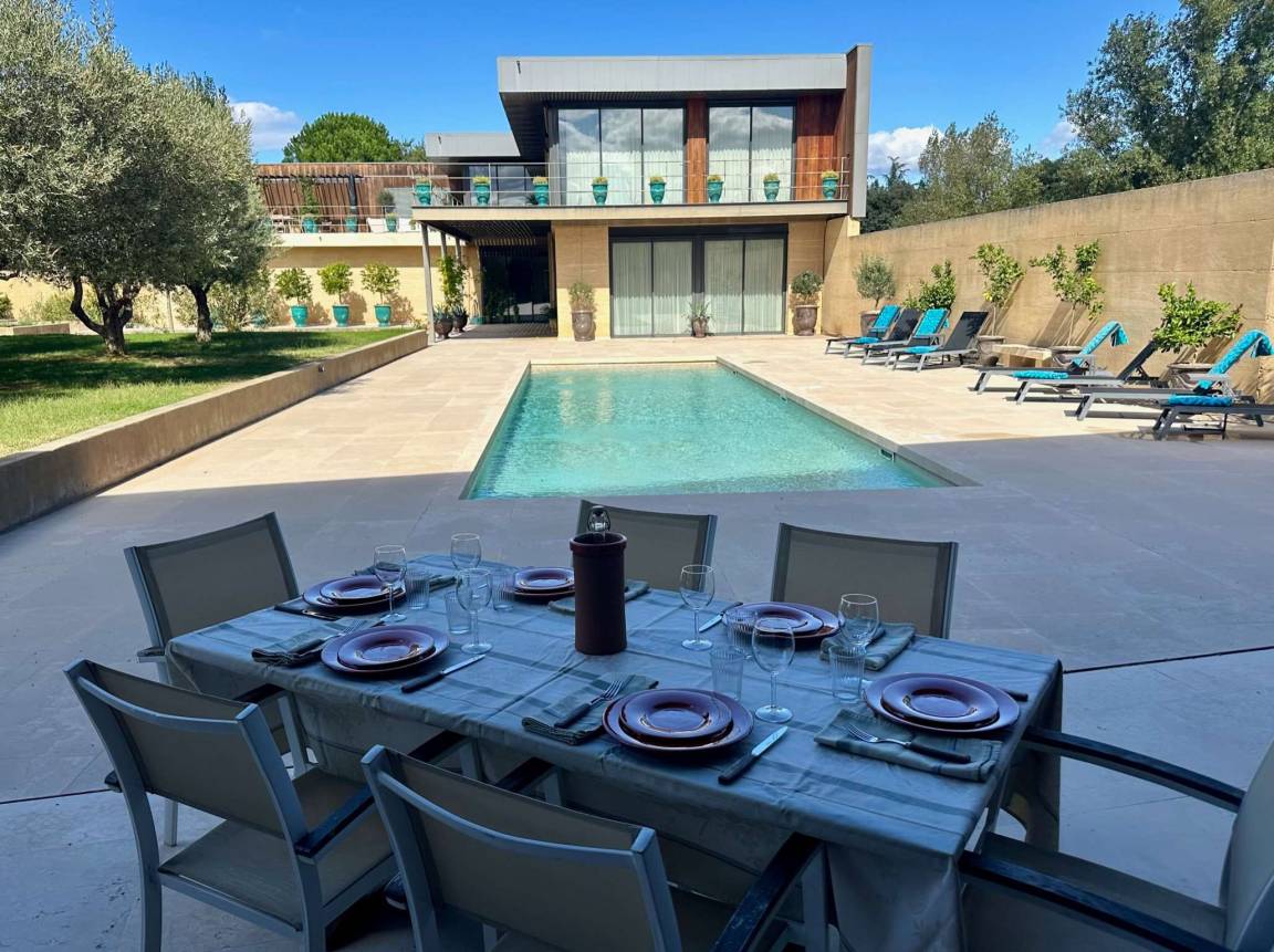 354 M² Villa ∙ 5 Slaapkamers ∙ 10 Gasten - Uzès
