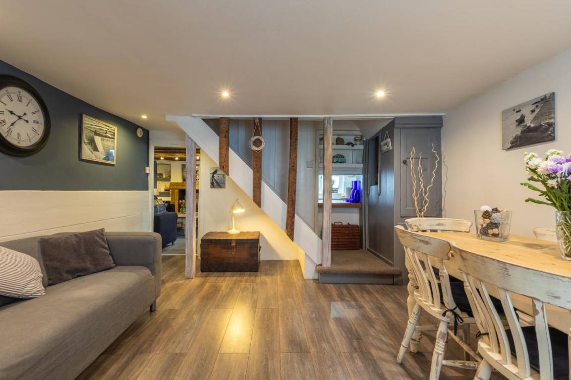 Cottage ∙ 3 Bedrooms ∙ 6 Guests - Appledore